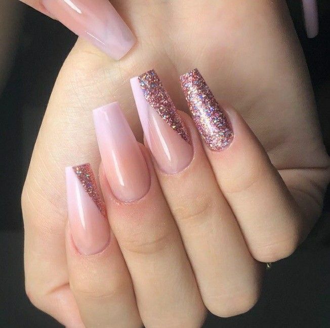 Diseño De Uñas Color Rosa Con Hliter Blanco 【IDEAS E IMÁGENES】