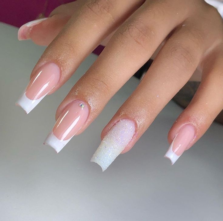 Diseño De Uñas Color Rosa Con Hliter Blanco 【IDEAS E IMÁGENES】