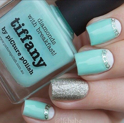 Diseño De Uñas Color Verde Con Glitter Blanco 【IDEAS E IMÁGENES】
