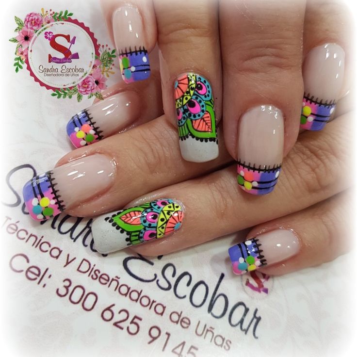 Diseño De Uñas Con Diseño De Mandala 【IDEAS E IMÁGENES】