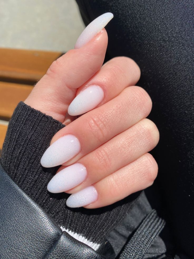 Diseño De Uñas Crema Redondas 【IDEAS E IMÁGENES】