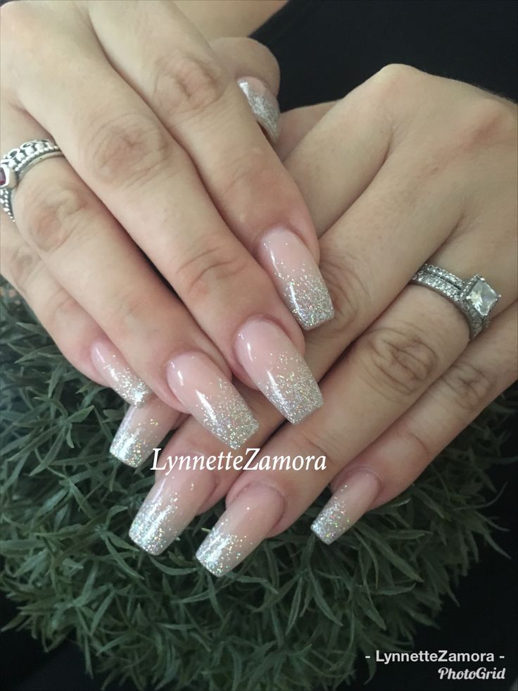 Diseño De Uñas Difuminadas Con Gliter 【IDEAS E IMÁGENES】