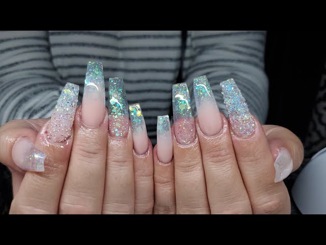 Diseño De Uñas Difuminadas Con Gliter 【IDEAS E IMÁGENES】