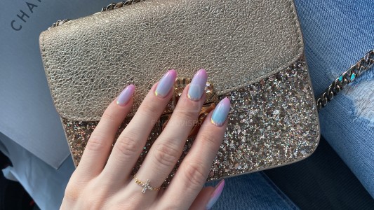 Diseño De Uñas en Color Ciruela Fantasy Nail 【IDEAS E IMÁGENES】