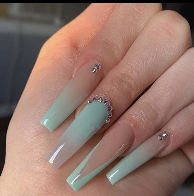 Diseños De Uñas Acrilicas Faciles Formales 【IDEAS E IMÁGENES】