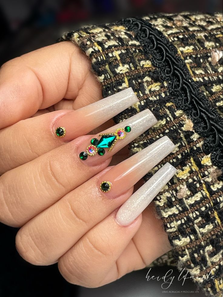 Diseños De Uñas Acrilicas Largas Color Verde 【IDEAS E IMÁGENES】