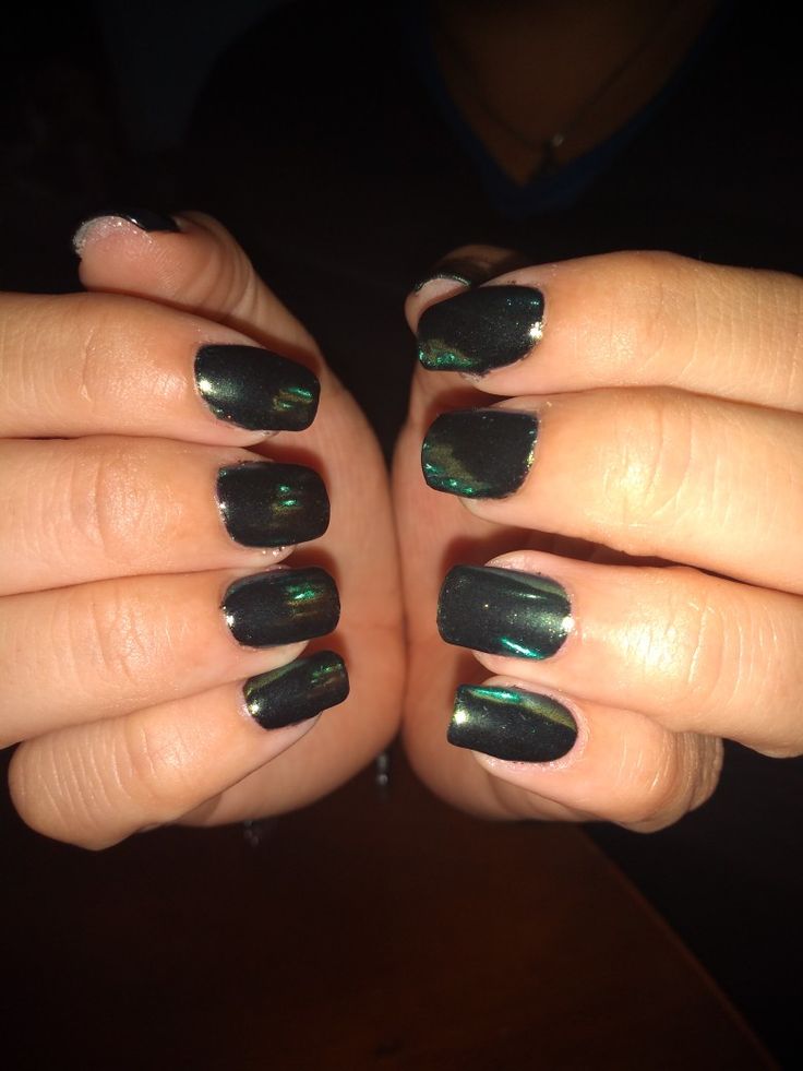 Diseños De Uñas Color Verde Metalico 【IDEAS E IMÁGENES】