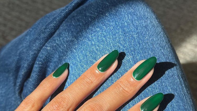 Diseños De Uñas Color Verde Uñas Pequeñas 【IDEAS E IMÁGENES】