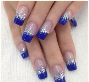 Diseños De Uñas De Azul Rey en Combinaciones 【IDEAS E IMÁGENES】