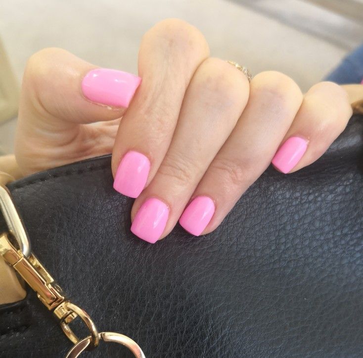 Diseños De Uñas en Gelish Color Rosa Fuerte 【IDEAS E IMÁGENES】