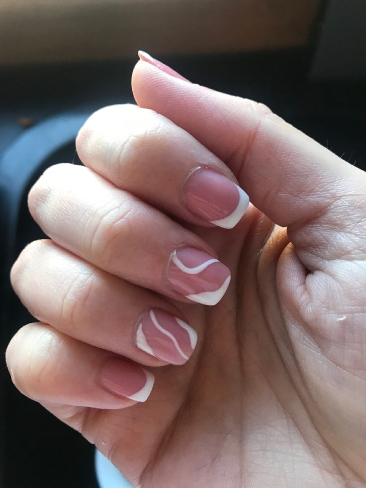 Diseños De Uñas Frances Con Lineas 【IDEAS E IMÁGENES】