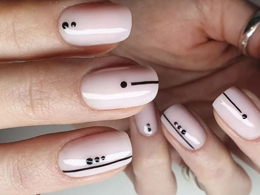 Simple Diseños De Uñas Minimalistas 【IDEAS E IMÁGENES】