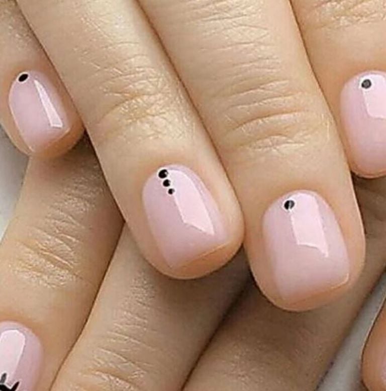 Simple Diseños De Uñas Minimalistas 【IDEAS E IMÁGENES】
